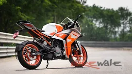 KTM RC 200 Right Side View Image – BikeWale