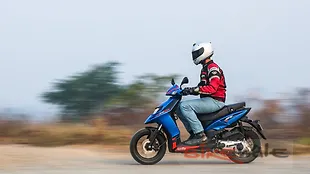Aprilia Scooters in India | Aprilia Scooty Prices, Mileage & Images ...