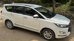 Toyota Cresta Price - Images, Colors & Reviews - CarWale