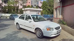 Hyundai Accent Price - Images, Colors & Reviews - CarWale