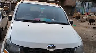 Mahindra Xylo Price - Images, Colors & Reviews - CarWale