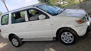 Chevrolet Tavera Price - Images, Colors & Reviews - CarWale