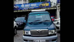 Toyota Qualis [2002-2004] Price - Images, Colors & Reviews - CarWale