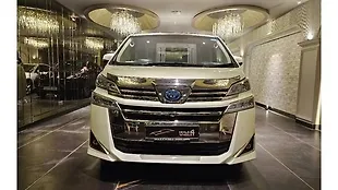 Discontinued Toyota Vellfire Price - Images, Colors & Reviews - CarWale