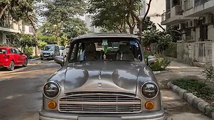 Discontinued Ambassador Avigo 1800 ISZ MPFI on road Price | Hindustan ...