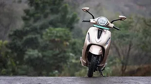 Bajaj Chetak Price - Range, Images, Colours | BikeWale