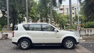 Ssangyong Rexton Price - Images, Colors & Reviews - CarWale