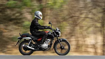 Images of Bajaj V12 | Photos of V12 - BikeWale