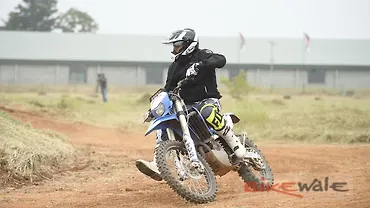 Expert Reviews on TVS Apache RTR 200 4V | First Ride & Comparison Test ...