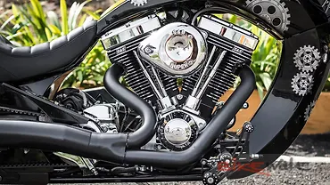 Avanturaa Choppers Rudra Action Image – BikeWale