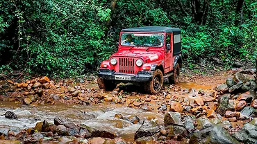 Thar [2014-2020] Boot Space Image, Thar [2014-2020] Photos in India ...