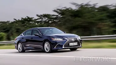 Lexus ES Images - Interior & Exterior Photo Gallery [100+ Images] - CarWale