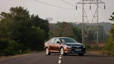 Camry [2015-2019] Boot Space Image, Camry [2015-2019] Photos in India ...