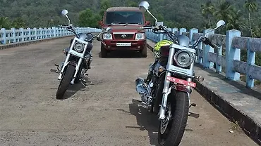 Sumo Gold Left Front Three Quarter Image, Sumo Gold Photos in India ...