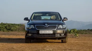 Superb [2014-2016] Front View Image, Superb [2014-2016] Photos in India ...
