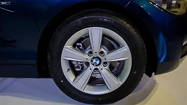 1 Series Rear View Image, 1 Series Photos in India - CarWale