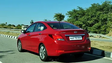 Hyundai Fluidic Verna 4S [2015-2016] Images - Interior & Exterior Photo ...