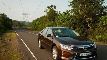 Camry [2015-2019] Boot Space Image, Camry [2015-2019] Photos in India ...