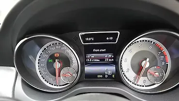 GLA [2014-2017] Right Side Image, GLA [2014-2017] Photos in India - CarWale