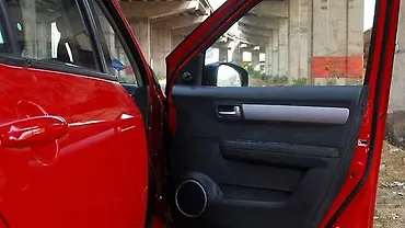 Swift [2010-2011] Images - Interior & Exterior Photo Gallery [30 ...