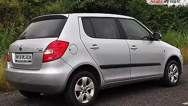 Fabia Rear View Image, Fabia Photos in India - CarWale