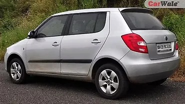 Fabia Rear View Image, Fabia Photos in India - CarWale