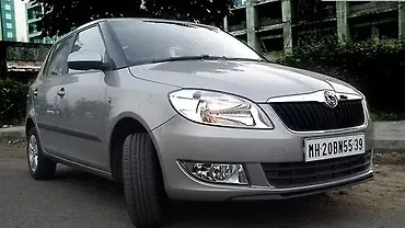 Fabia Rear View Image, Fabia Photos in India - CarWale