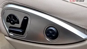 R-Class Boot Space Image, R-Class Photos in India - CarWale