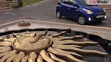 Eon Engine Bay Image, Eon Photos in India - CarWale