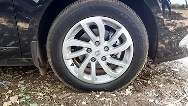 Fluence [2014-2017] Left Side View Image, Fluence [2014-2017] Photos in ...