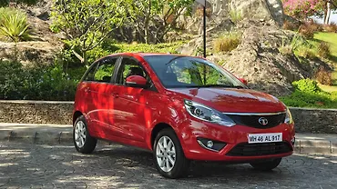 Bolt Left Side View Image, Bolt Photos in India - CarWale