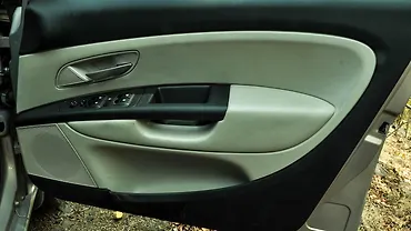 Linea Door Image, Linea Photos in India - CarWale