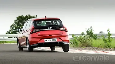 i20 Right Front Three Quarter Image, i20 Photos in India - CarWale