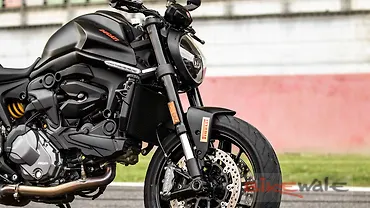 Ducati Monster Right Side View Image – BikeWale