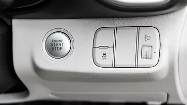 Venue [2022-2023] Rear Spoiler Image, Venue [2022-2023] Photos in India ...