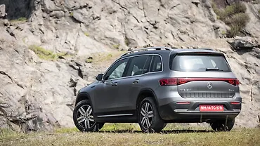 Mercedes-Benz EQB Images - Interior & Exterior Photo Gallery [100 ...