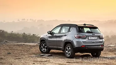 Jeep Compass Images - Interior & Exterior Photo Gallery [200+ Images ...