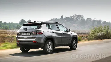 Jeep Compass Images - Interior & Exterior Photo Gallery [200+ Images ...