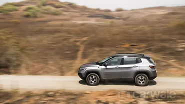 Jeep Compass Images - Interior & Exterior Photo Gallery [200+ Images ...