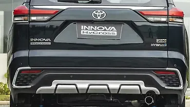 Innova Hycross Rear Bumper Image, Innova Hycross Photos in India - CarWale