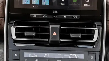 Innova Hycross Front Centre Air Vents Image, Innova Hycross Photos in ...