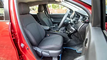 Kiger [2022-2023] Rear Spoiler Image, Kiger [2022-2023] Photos in India ...