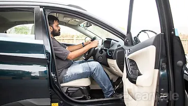 Nexon EV Max Rear Windshield/Windscreen Image, Nexon EV Max Photos in ...