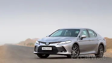 Camry Front View Image, Camry Photos in India - CarWale