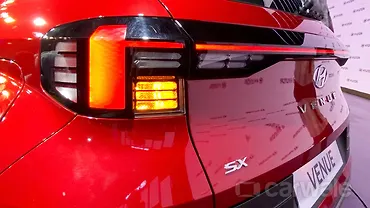 Venue [2022-2023] Rear Spoiler Image, Venue [2022-2023] Photos in India ...