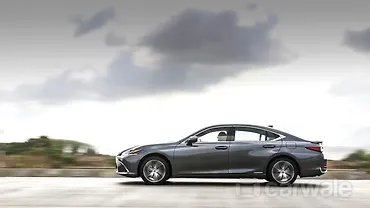 Lexus ES Images - Interior & Exterior Photo Gallery [100+ Images] - CarWale