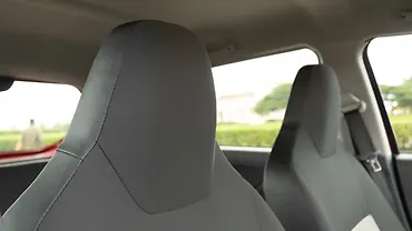 Alto K10 Front Row Seats Image, Alto K10 Photos in India - CarWale