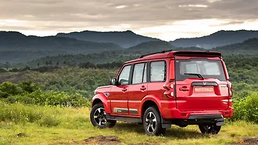 Scorpio Inner Rear View Mirror Image, Scorpio Photos in India - CarWale
