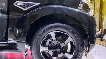 Scorpio Wheel Image, Scorpio Photos in India - CarWale