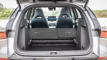Atto 3 Rear Spoiler Image, Atto 3 Photos in India - CarWale